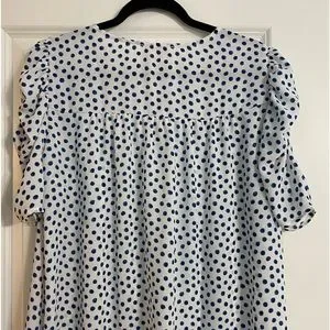 Blousology | Tops | Blousology Blue Polka Dot Short Sleeve Top | Poshmark